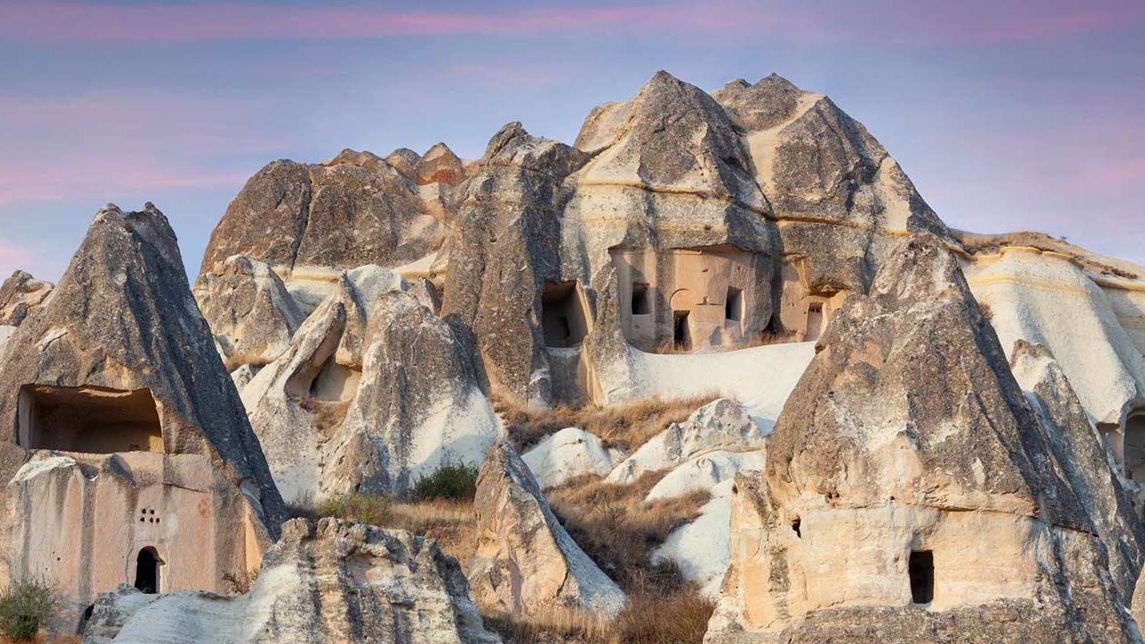 Fairy chimneys and cave dwellings in Cappadocia - 高清壁纸 - 浮云网